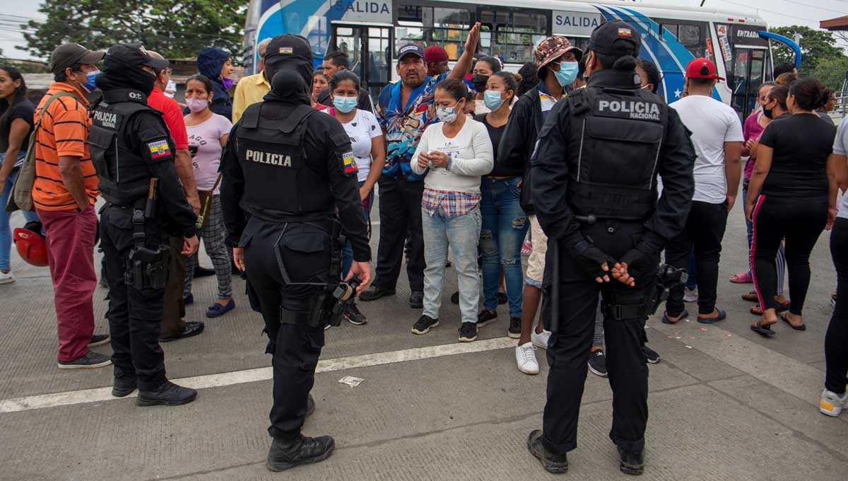 Motín en cárcel de Ecuador deja 68 muertos y más de 20 heridos