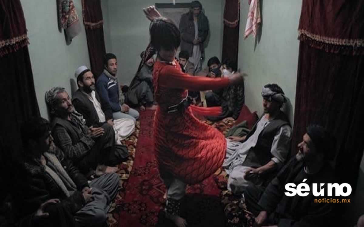 Los 'bacha bazi' la tradición pedófila en Afganistán