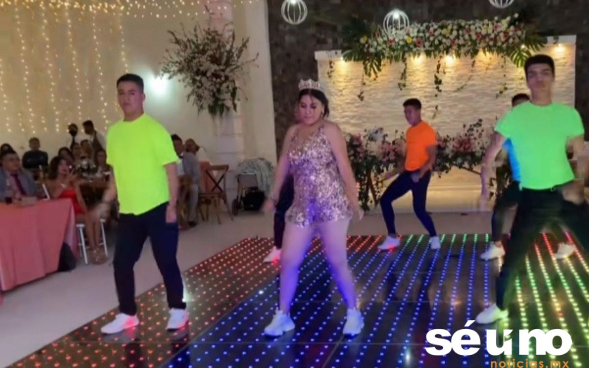 VIDEO: Chambelán se luce y opaca a quinceañera, se lleva el baile