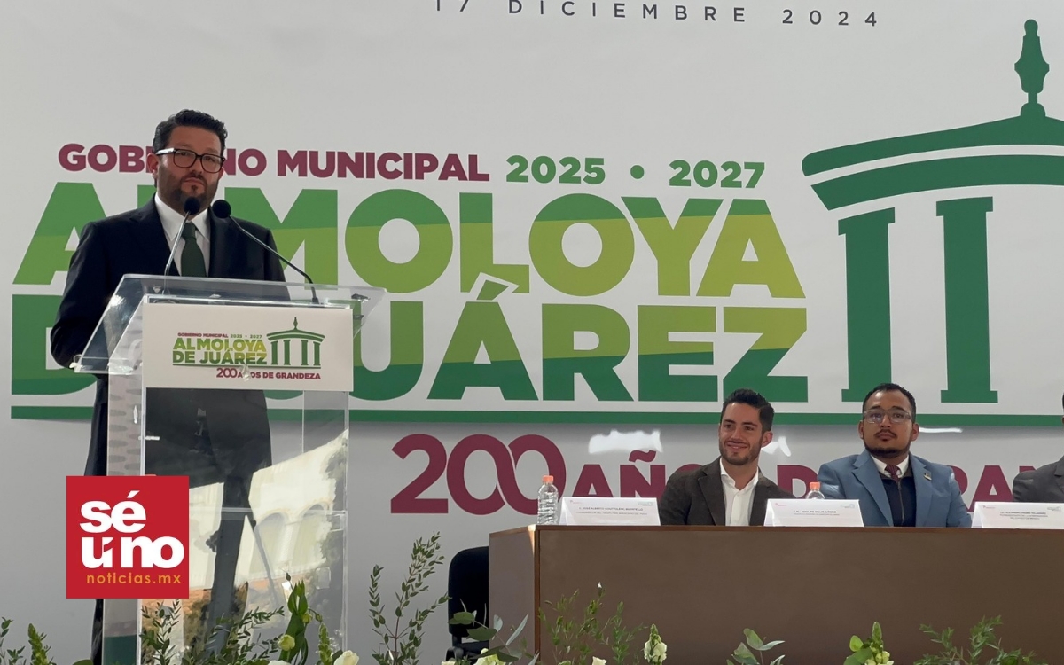 Adolfo Solís toma protesta como presidente municipal de Almoloya de Juárez